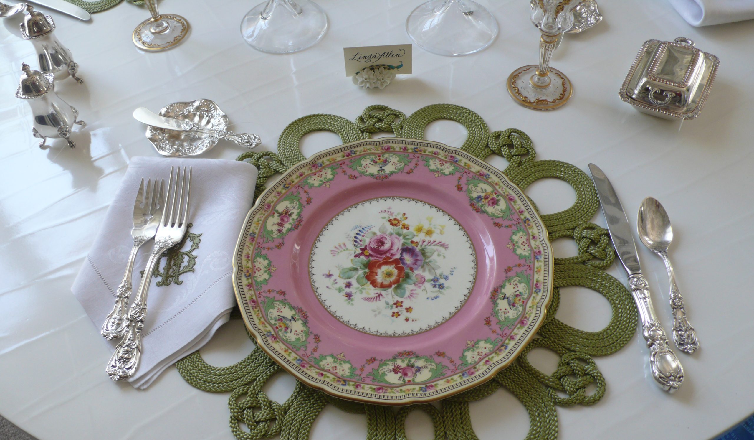 Using Silverware for Versatile and Meaningful Dining